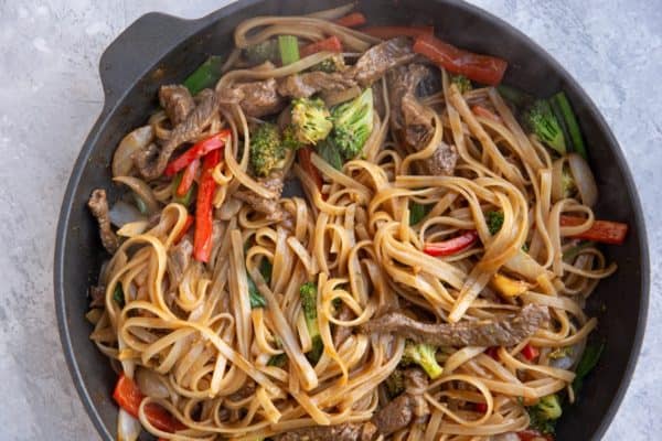 30-Minute Stir Fry Beef and Noodles Recipe - The Roasted Root