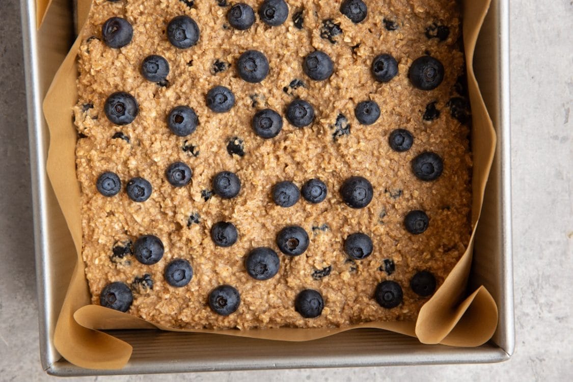 6-Ingredient Healthy Blueberry Oatmeal Bars - The Roasted Root
